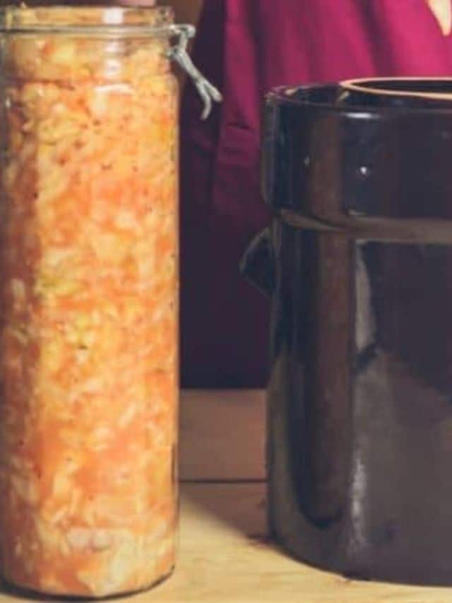 HOW TO USE A FERMENTING CROCK STORY - An Off Grid Life