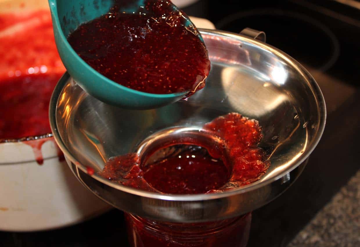 How to Make and Can Strawberry Jam - An Off Grid Life