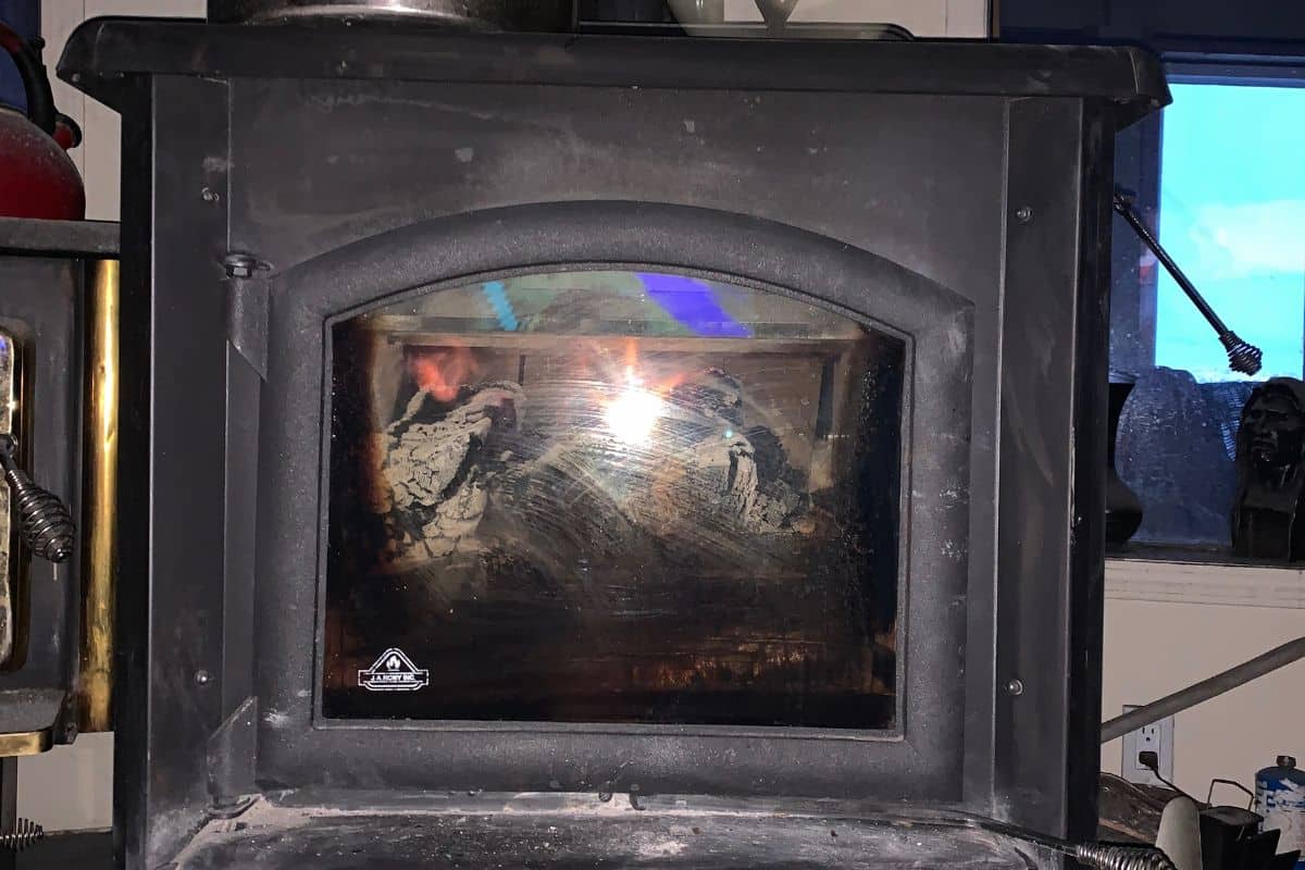 How to Start a Fire in a Cold Wood Stove - An Off Grid Life